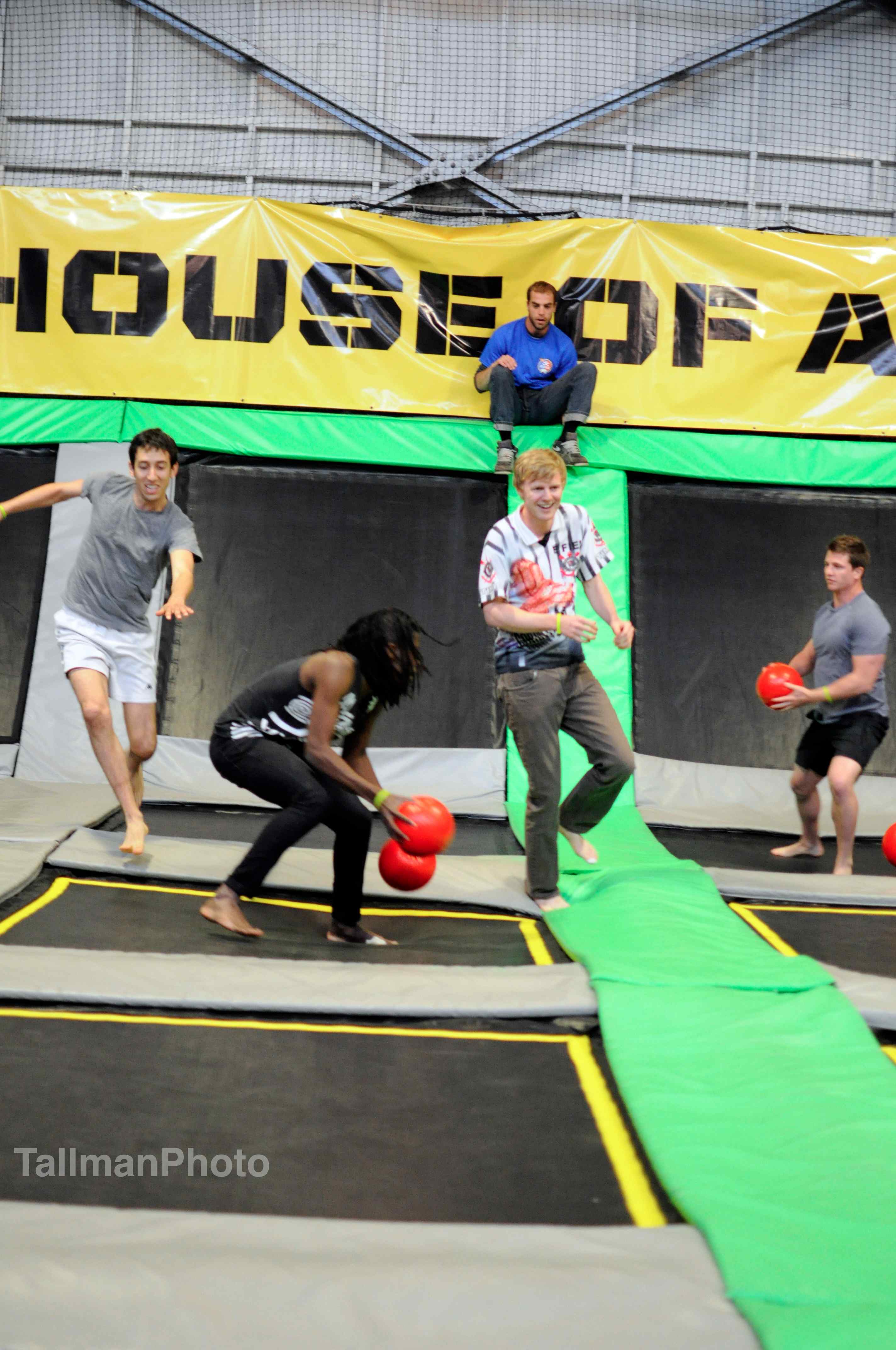 Dodging!MC | House of Air